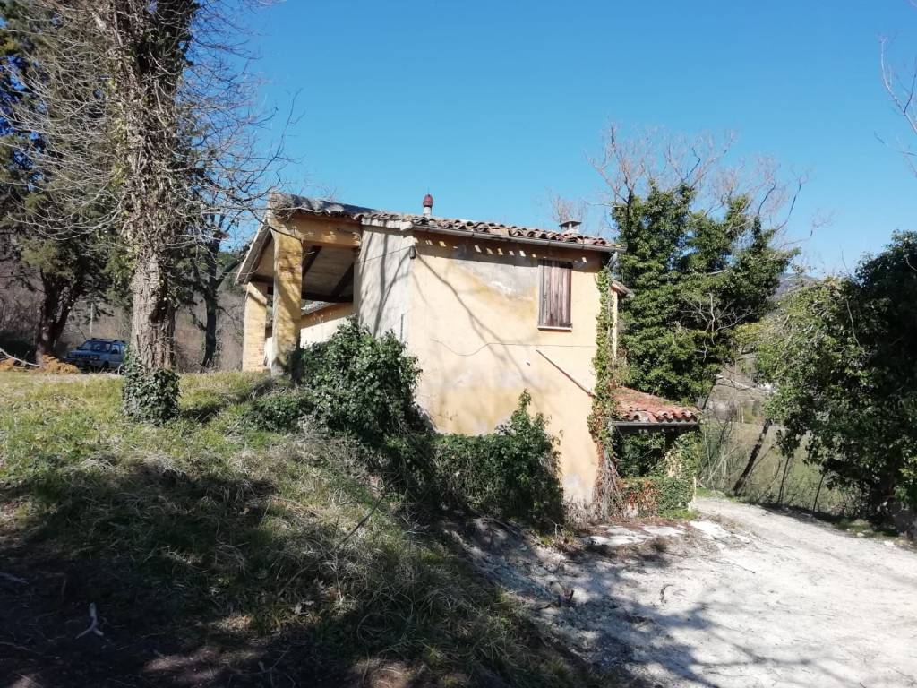 Casale in vendita a Fabriano