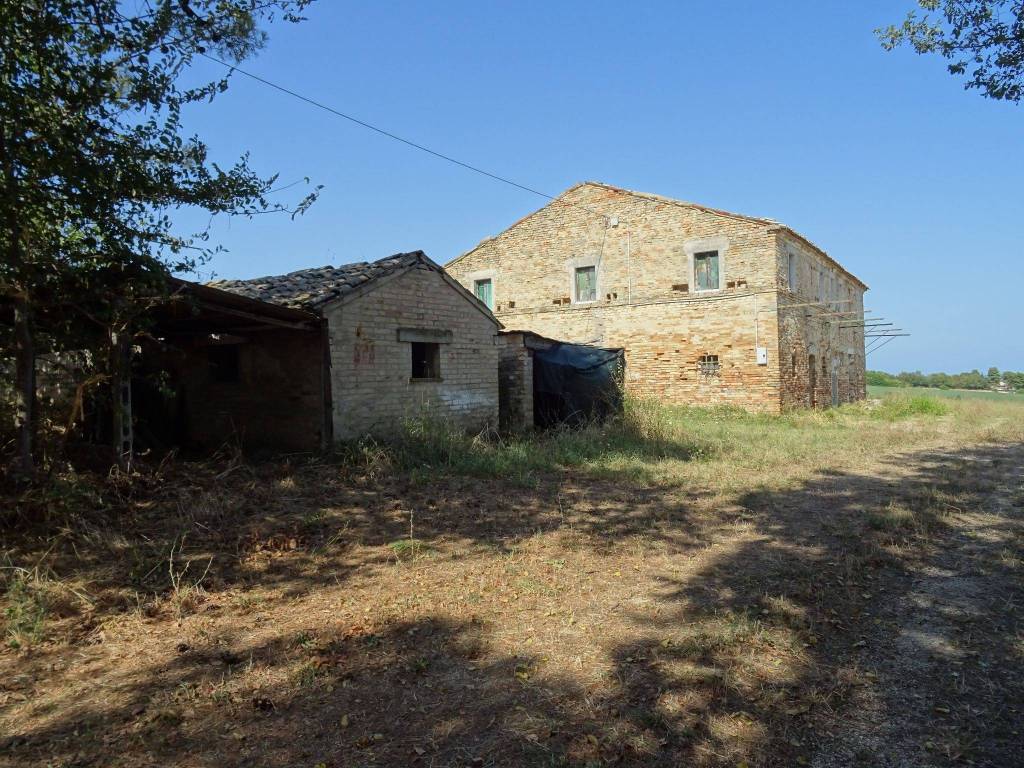 Cascina in in vendita da privato a Fermo contrada Salvano, 7