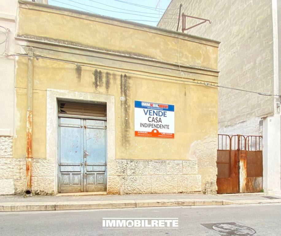 Casa Indipendente in vendita ad Altamura via Ugo Foscolo