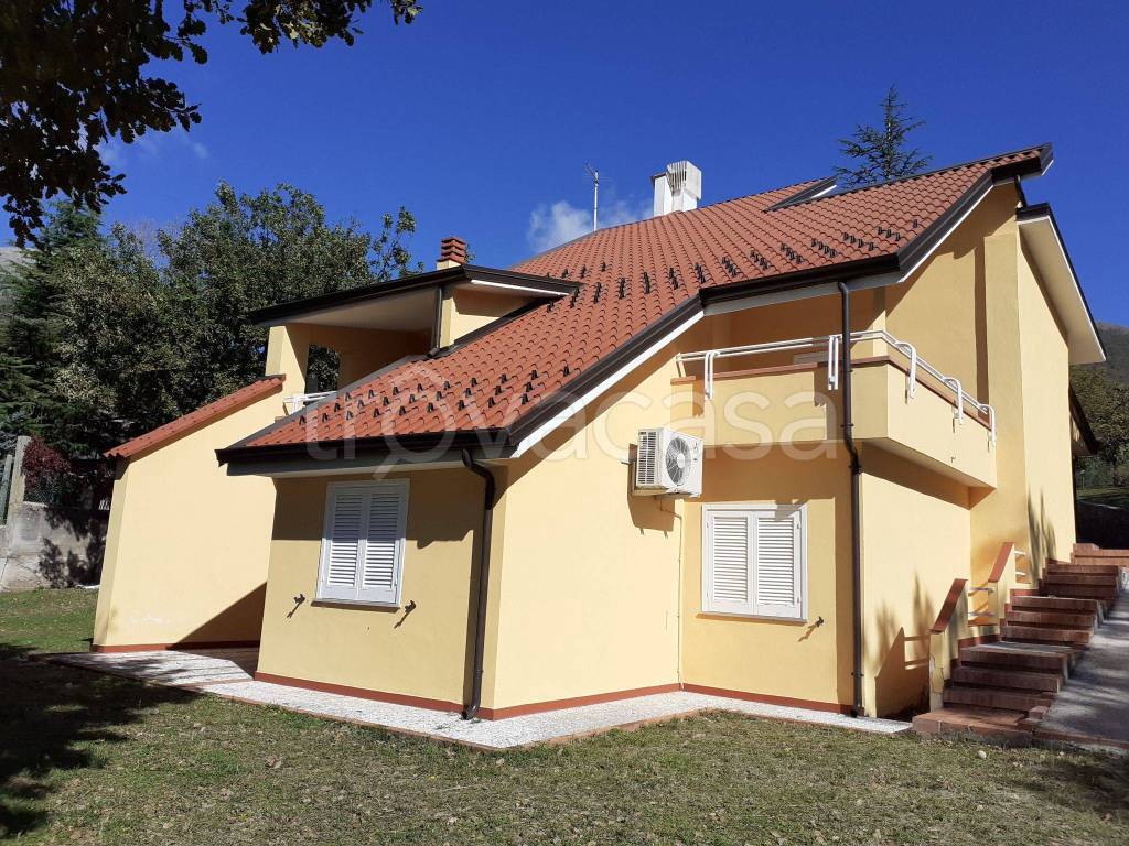 Villa in in vendita da privato a Campoli Appennino via Colle Polmone