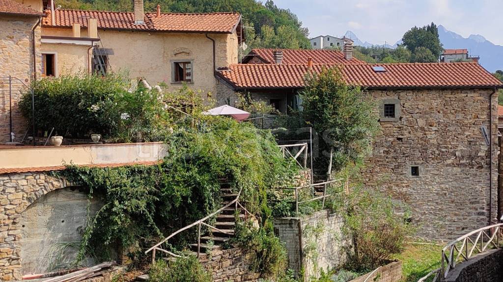 Cascina in in vendita da privato a Fivizzano via Giulio Cesare, 4