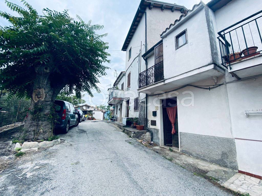 Appartamento in vendita a Scandriglia via Roma