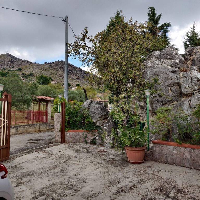 Villa Bifamiliare in in vendita da privato a Belmonte Mezzagno via Valle Piraino, 1