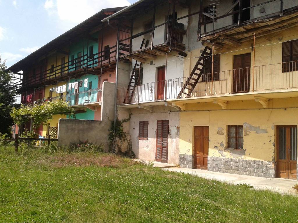 Cascina in vendita a Oleggio