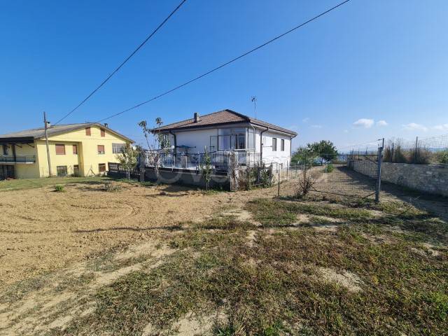 Villa in vendita a Mombarcaro via delle Lobbie, 13