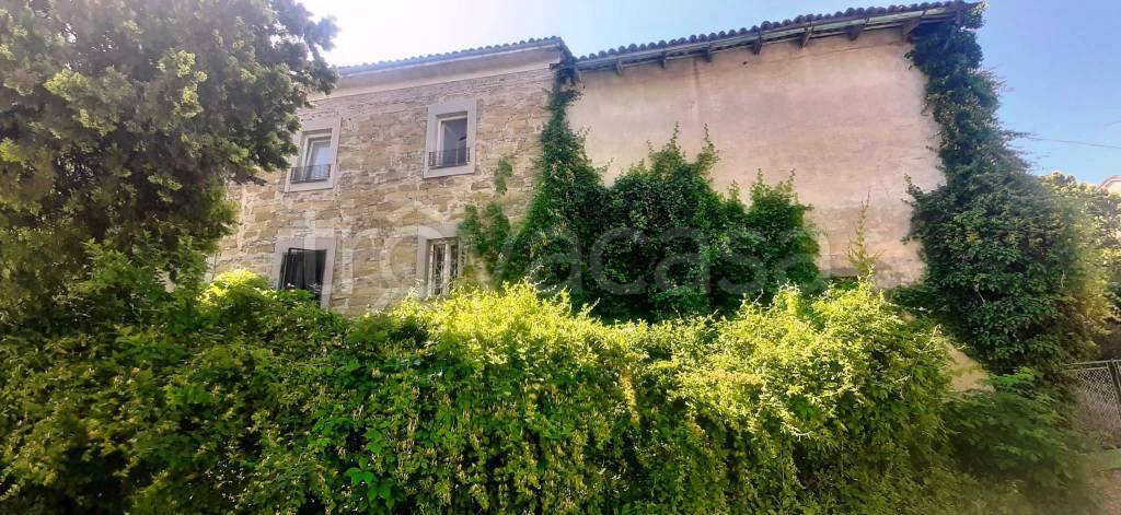 Rustico in vendita a Mombello Monferrato via Madonna, 1