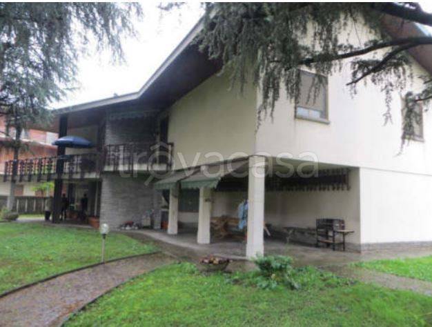 Villa all'asta a Bollate via Silvio Pellico, 24
