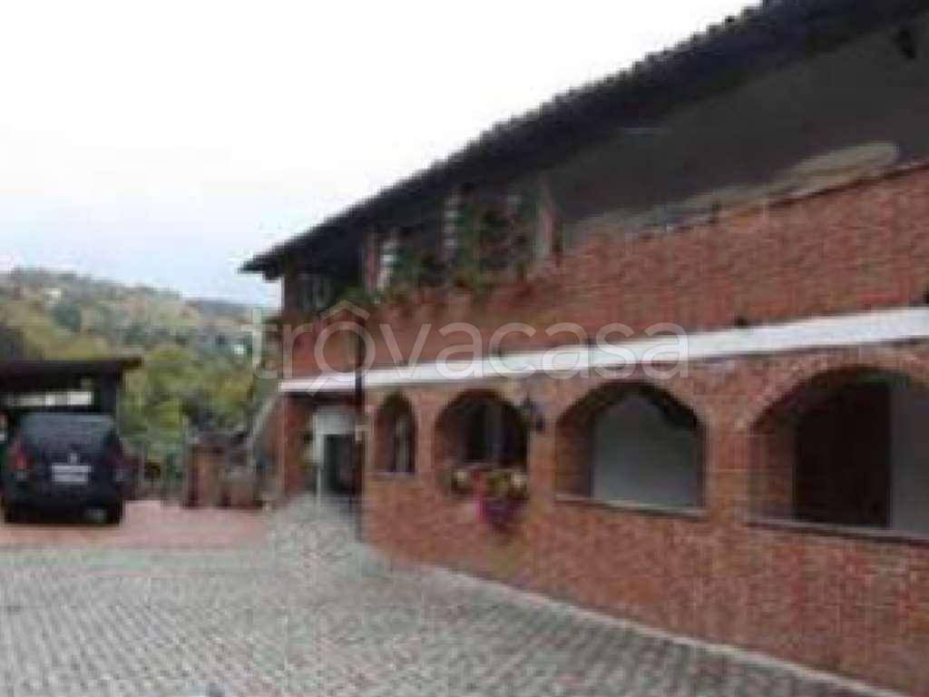 Casa Indipendente all'asta a Canelli reg. Marmo, 57