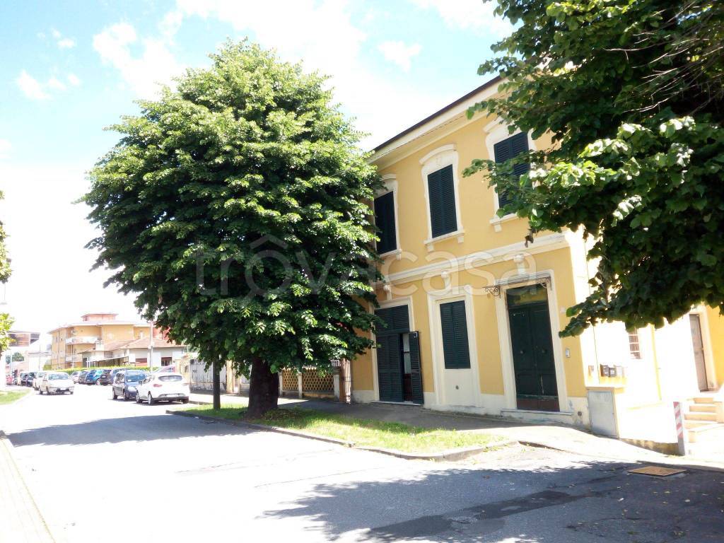 Appartamento in in vendita da privato ad Altopascio via Regina Elena, 10
