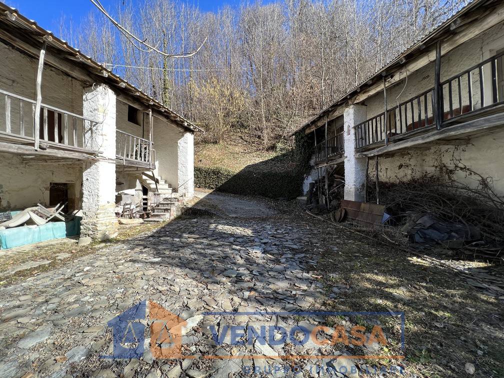 Rustico in vendita a Boves via dei Gina, 9