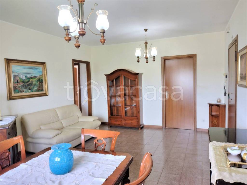 Appartamento in vendita a Monserrato piazza Perù