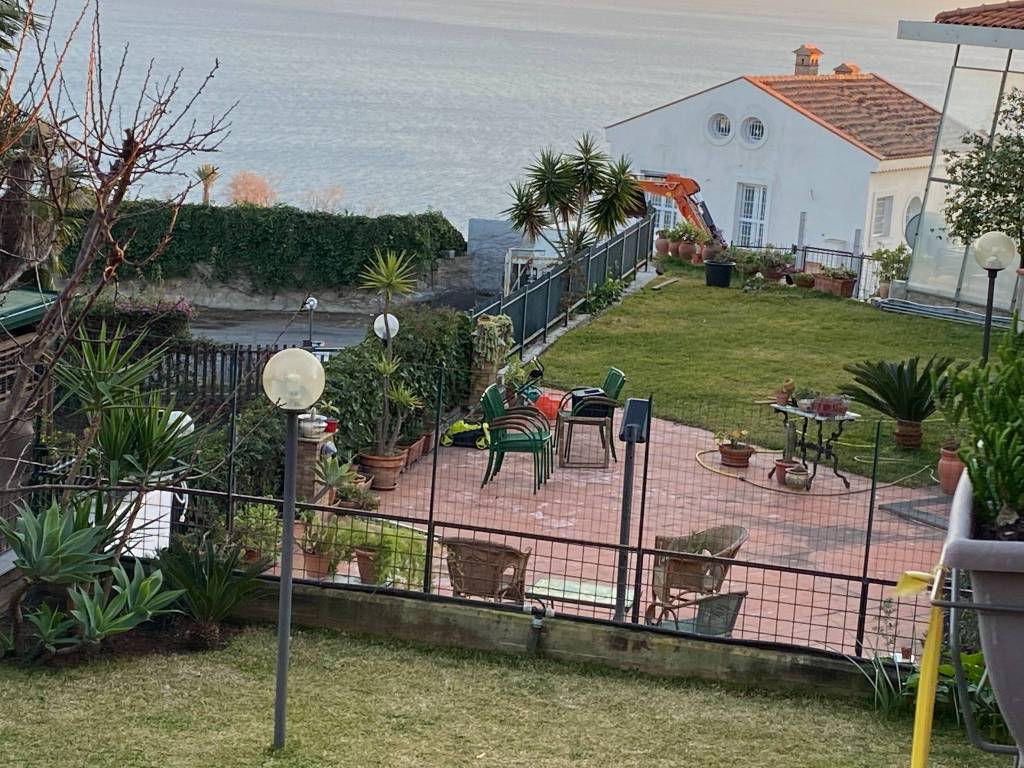 Villa a Schiera in vendita ad Aci Castello via Vampolieri