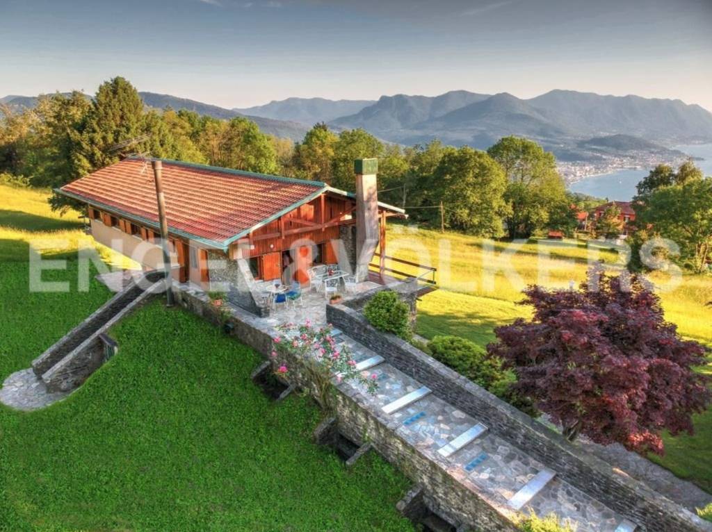 Villa in vendita ad Agra via Guglielmo Marconi, 44