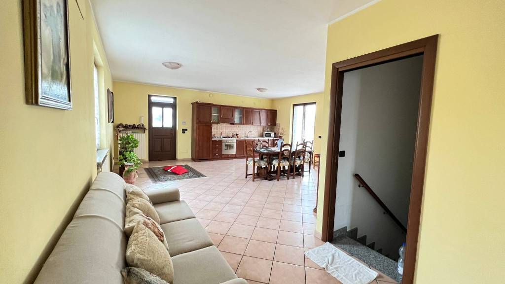 Villa in vendita a Canelli via Avvocato Giuseppe Saracco, 28