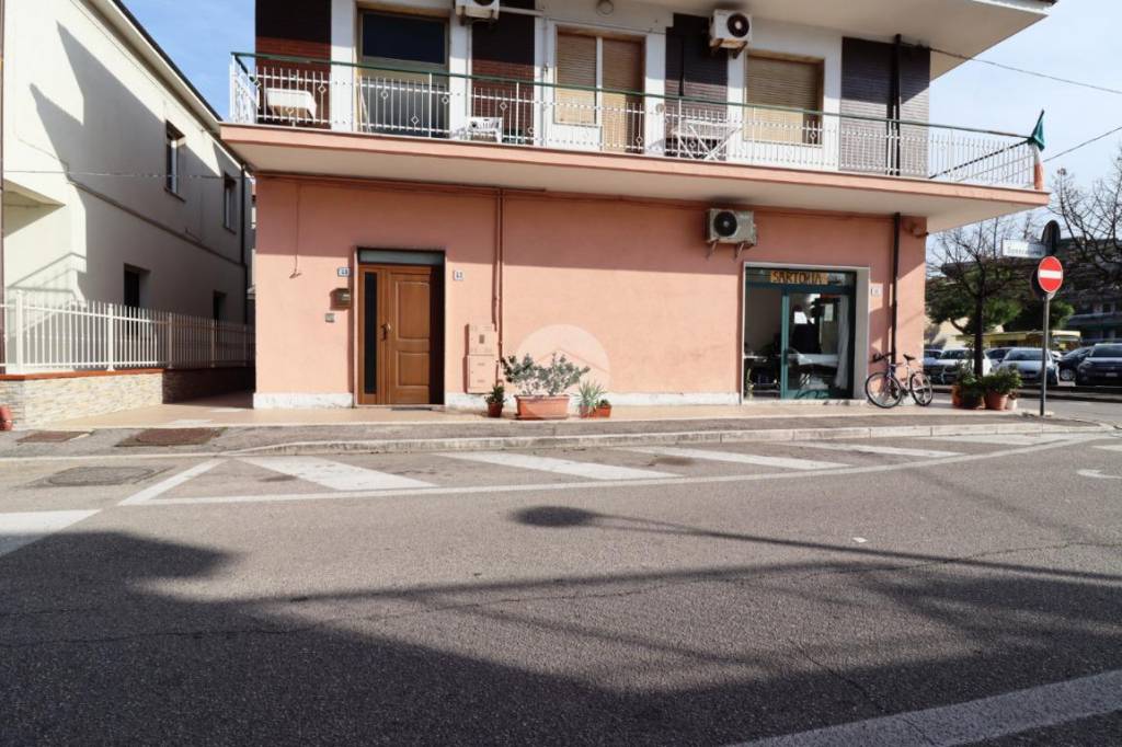 Casa Indipendente in vendita a Silvi via Spezzaferro, 43