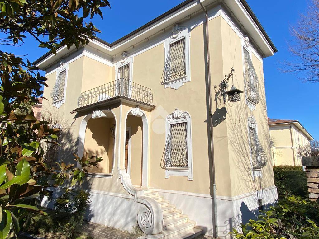 Villa in vendita ad Avezzano via cesare battisti, 54