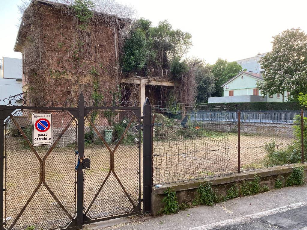 Villa Bifamiliare in in vendita da privato a Rimini viale Alessandro Manzoni, 3