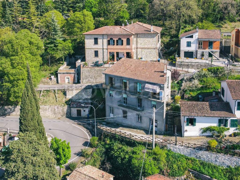 Appartamento in vendita a Montecchio via Crucis
