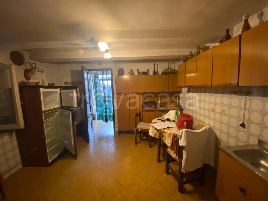 Casa Indipendente in vendita a Camaiore via dello Stadio, 35