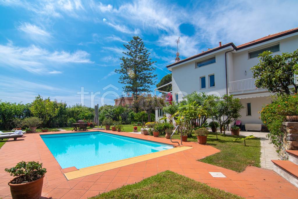 Villa in vendita a Sanremo