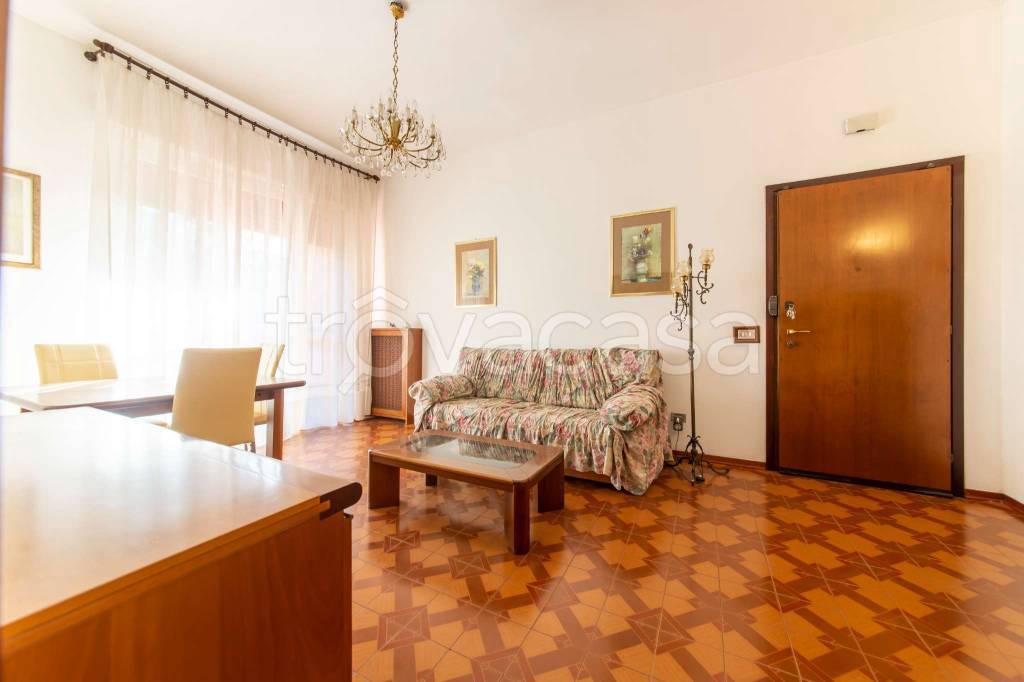 Appartamento in vendita a Bollate via Villoresi 8