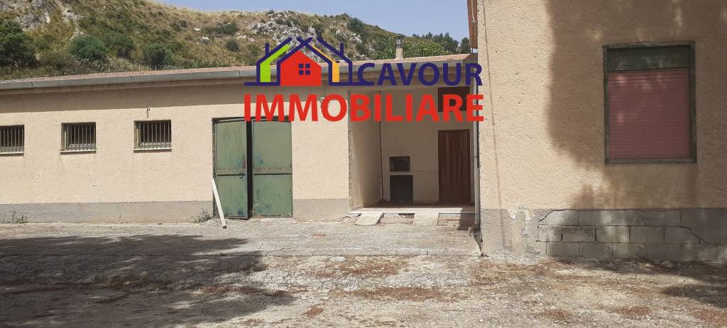 Casa Indipendente in vendita a Caltanissetta contrada San Leone