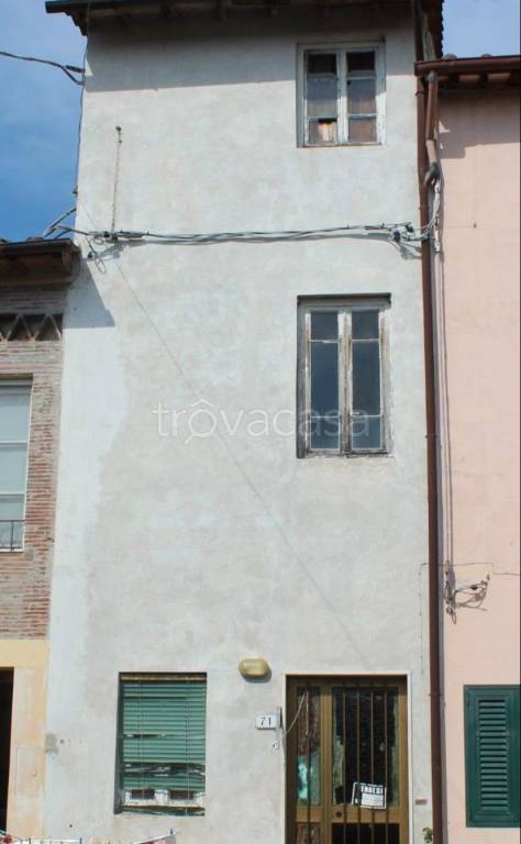 Casa Indipendente in vendita a Lucca via del Soccorso
