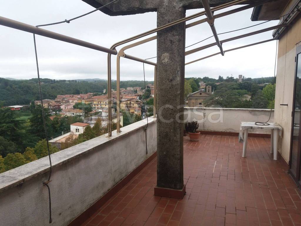 Attico in in vendita da privato a Capranica via Padre Luigi Maria Monti, 5