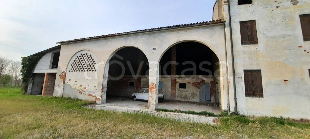 Casale in vendita a Camisano Vicentino