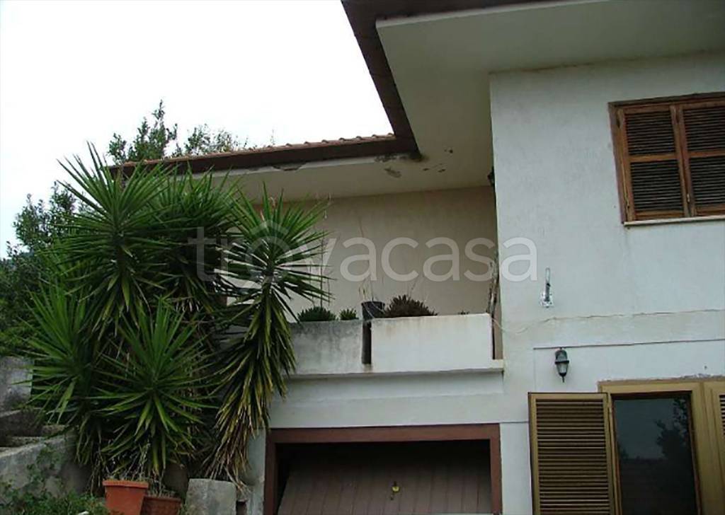 Villa Bifamiliare all'asta a Roccagorga via Casaine, 668