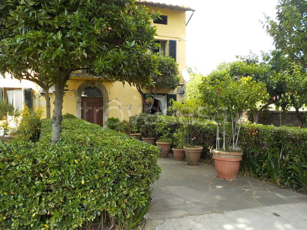 Colonica in vendita a Uzzano via dei Fabbri