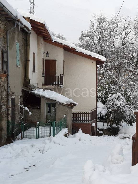 Villa in in vendita da privato a Ventasso via della Serbella, 4