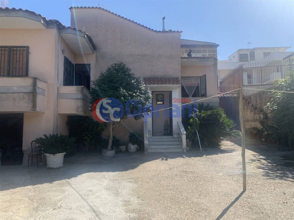 Villa in vendita a Giugliano in Campania via Selva Piccola, 67