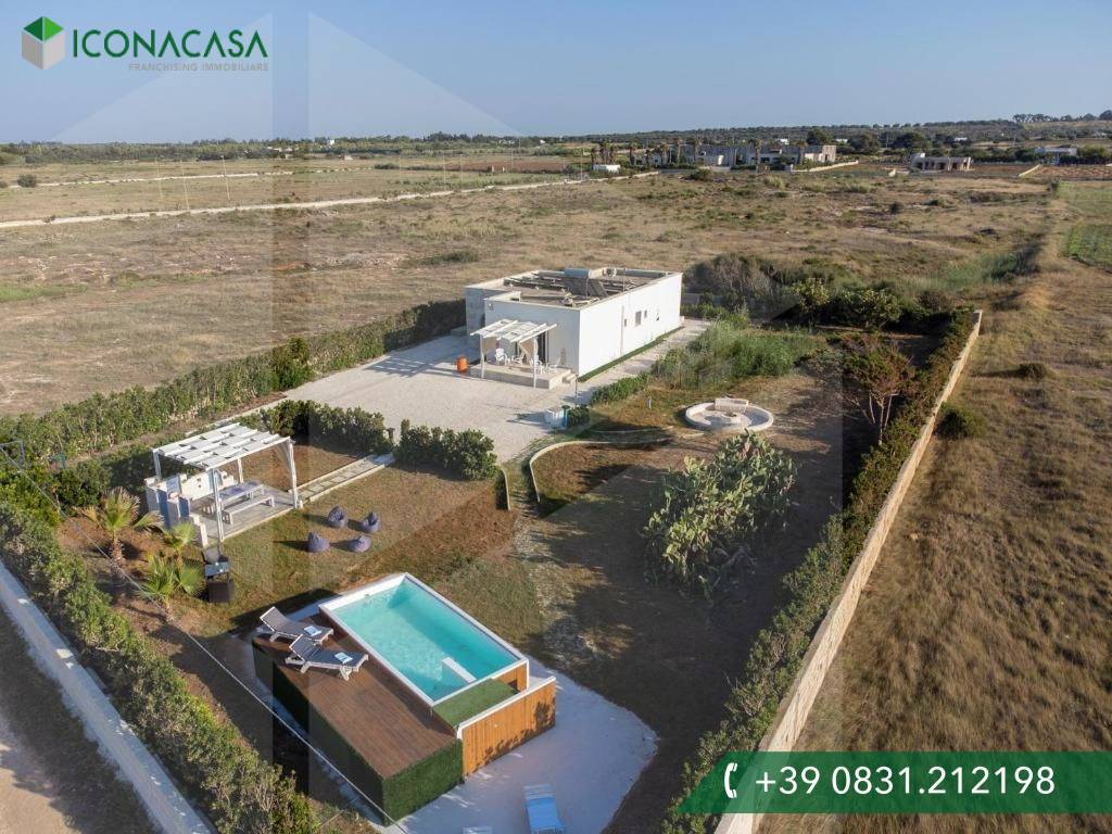 Villa in vendita a Carovigno strada Statale di Egnazia