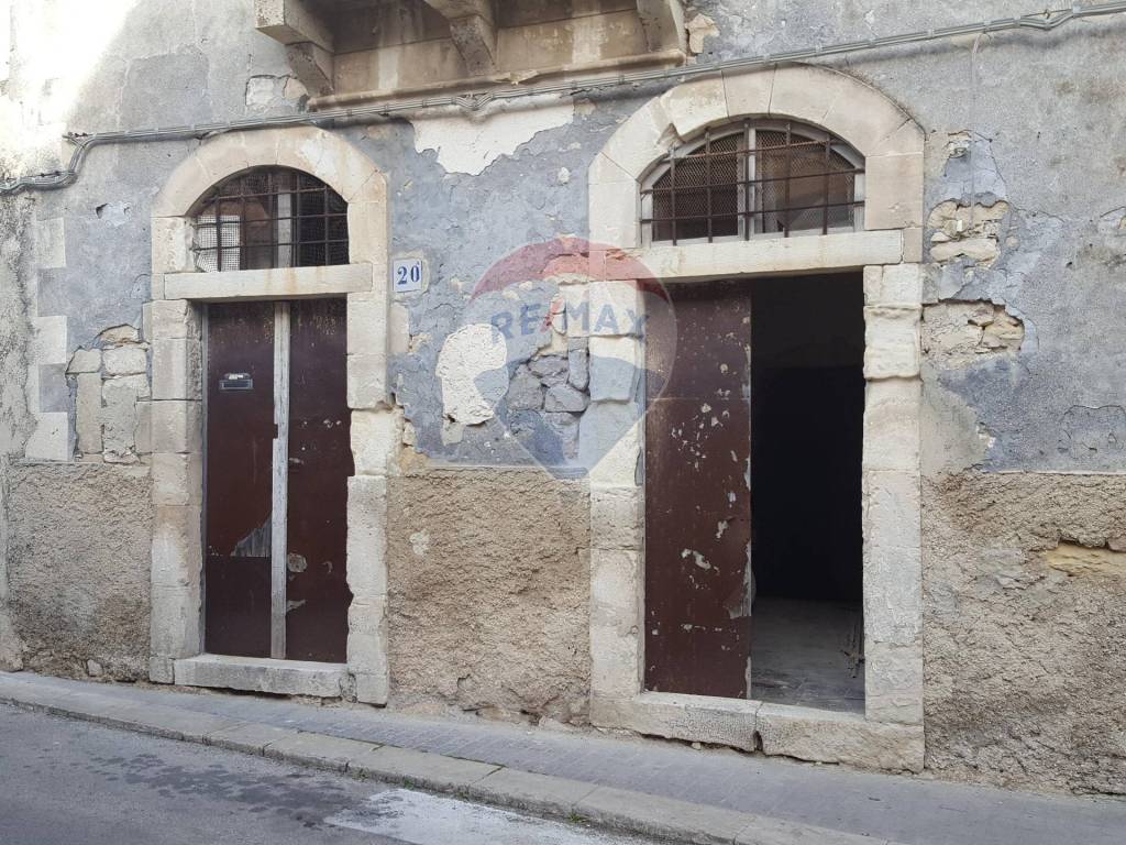 Casa Indipendente in vendita a Modica via botta, 20