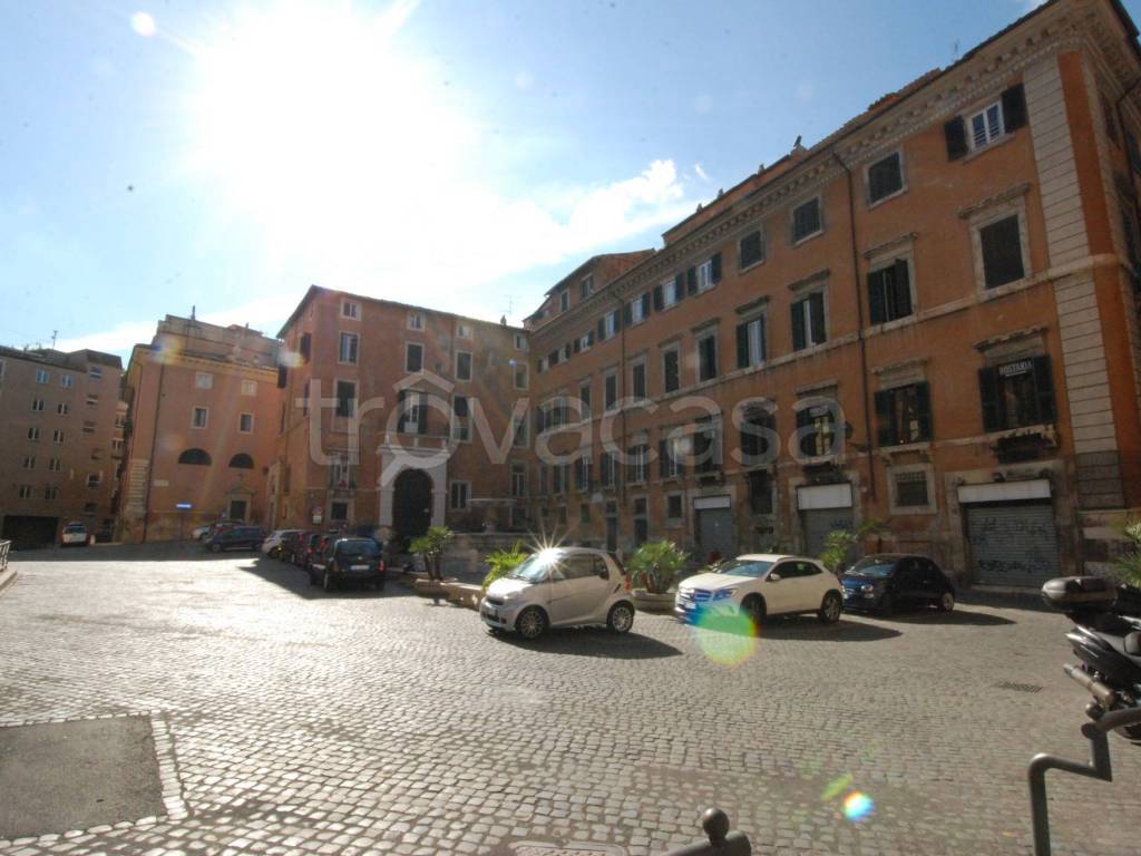 Appartamento in affitto a Roma piazza delle Cinque Scole, 24, non ...