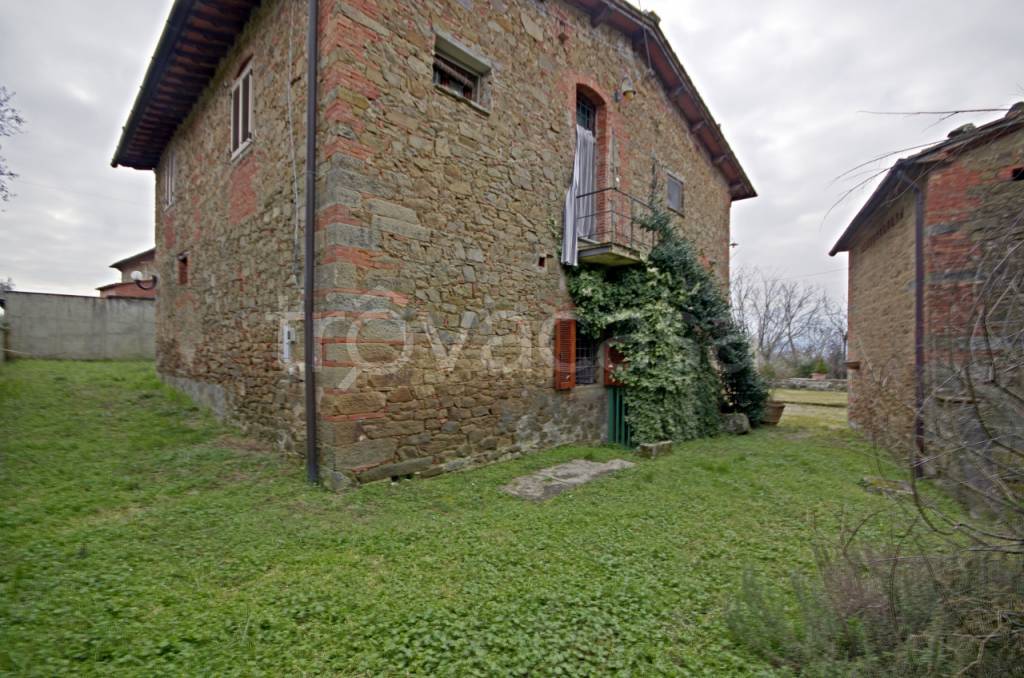 Colonica all'asta a Loro Ciuffenna