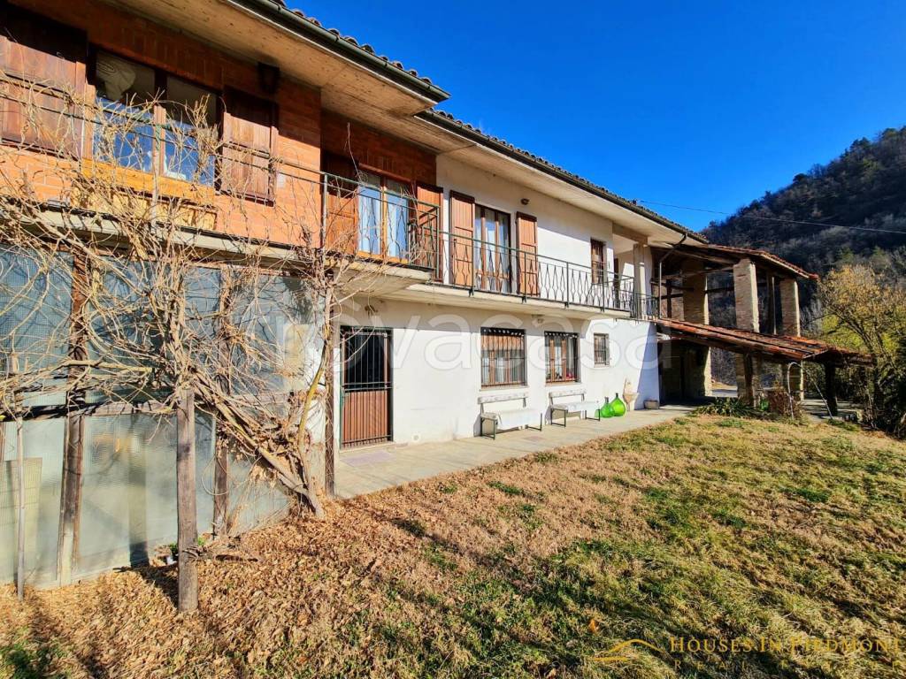 Casale in vendita a Ceva