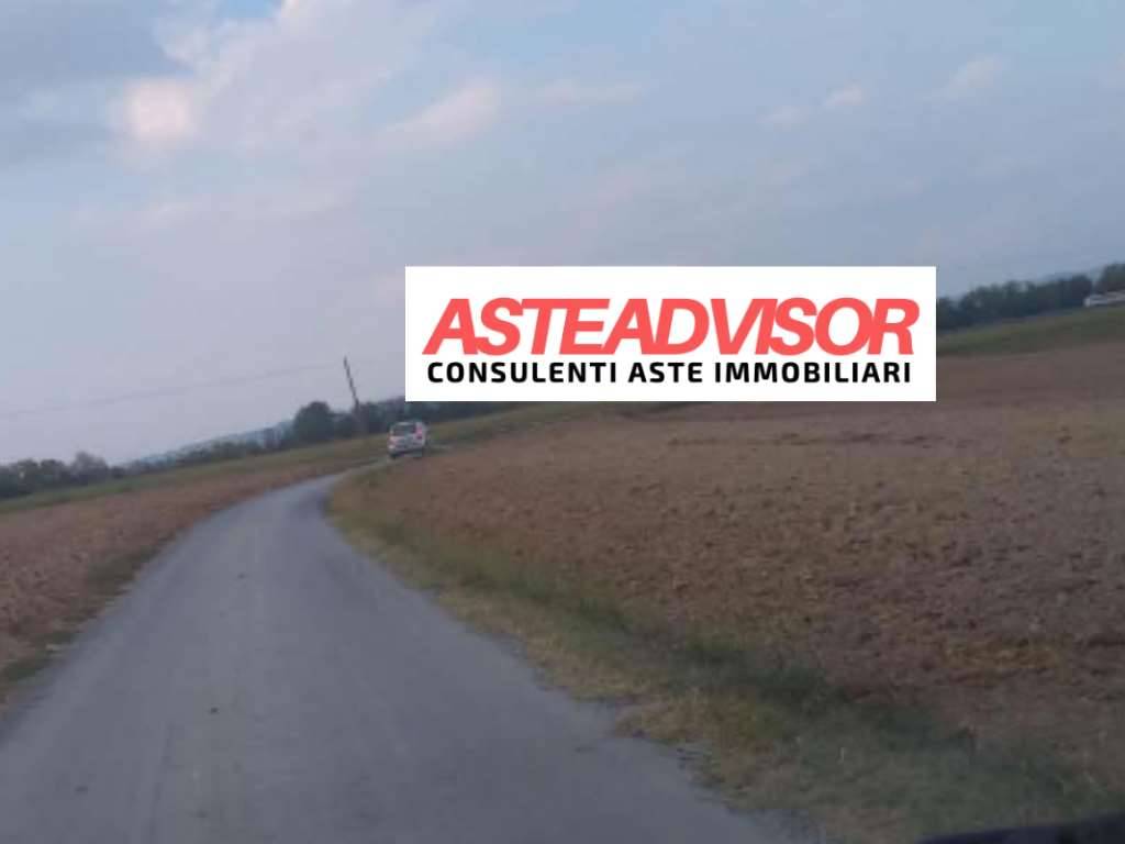 Intero Stabile all'asta a Cherasco regione Picchi, Via Piana