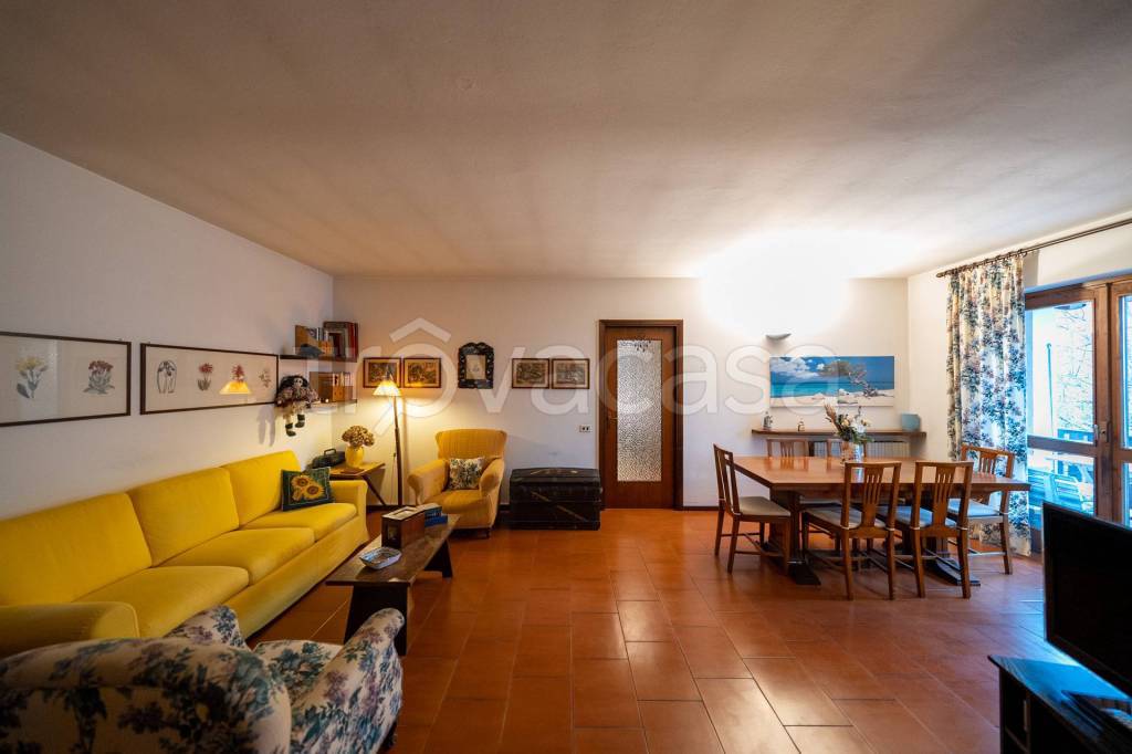 Appartamento in vendita a Cremeno via Natività, 5