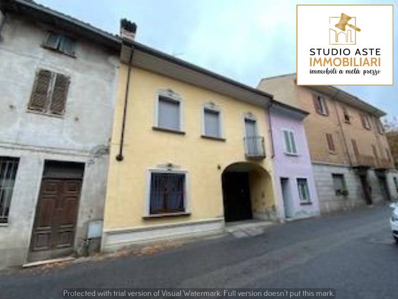 Villa a Schiera all'asta a Castelnuovo Scrivia via Dante Alighieri, 14