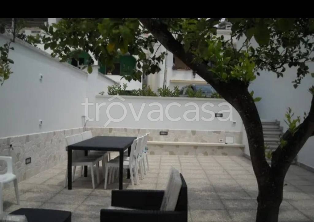 Appartamento in in vendita da privato a Castro via Vittorio Veneto, 100