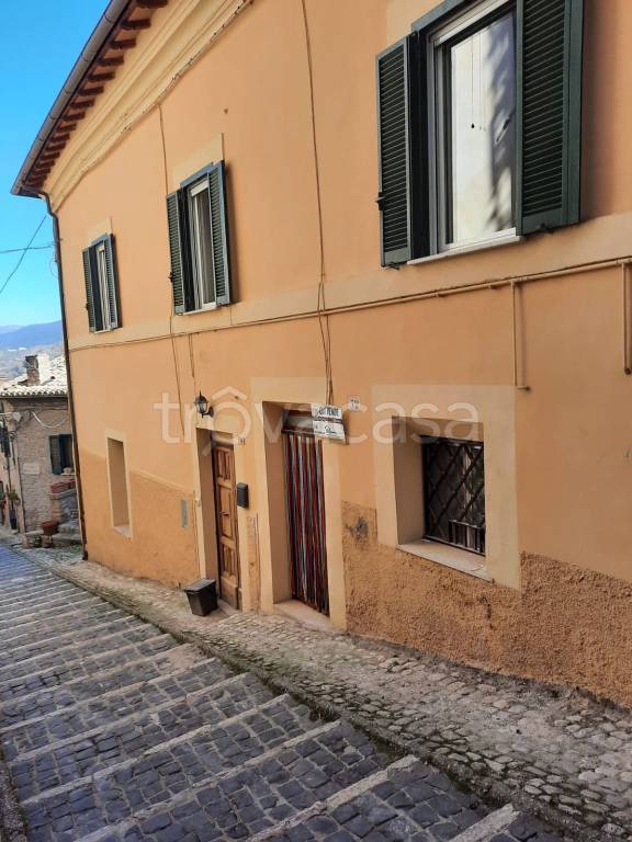 Appartamento in vendita a Casperia via Giuseppe Garibaldi