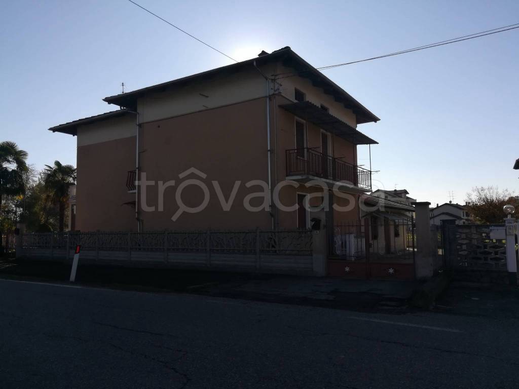 Villa in vendita a Cossato via Giovanni Amendola, 282