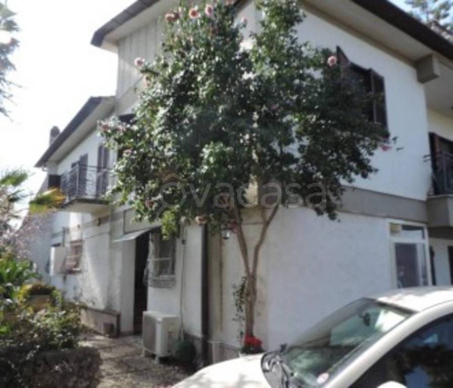 Appartamento all'asta a Cisterna di Latina via Torre Astura