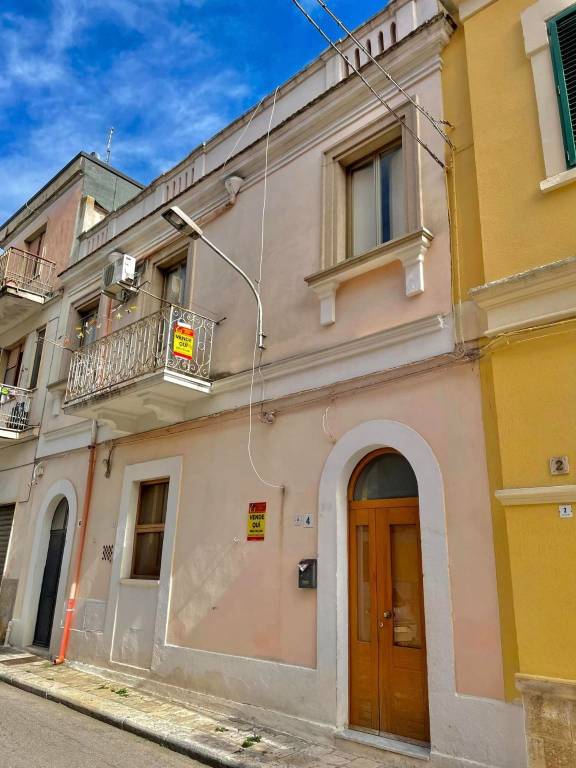 Casa Indipendente in vendita ad Acquaviva delle Fonti via Enrico Toti
