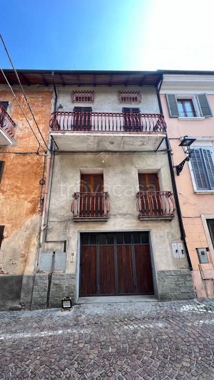 Casa Indipendente in vendita a Chiusa di Pesio via Tommaso Vallauri, 24