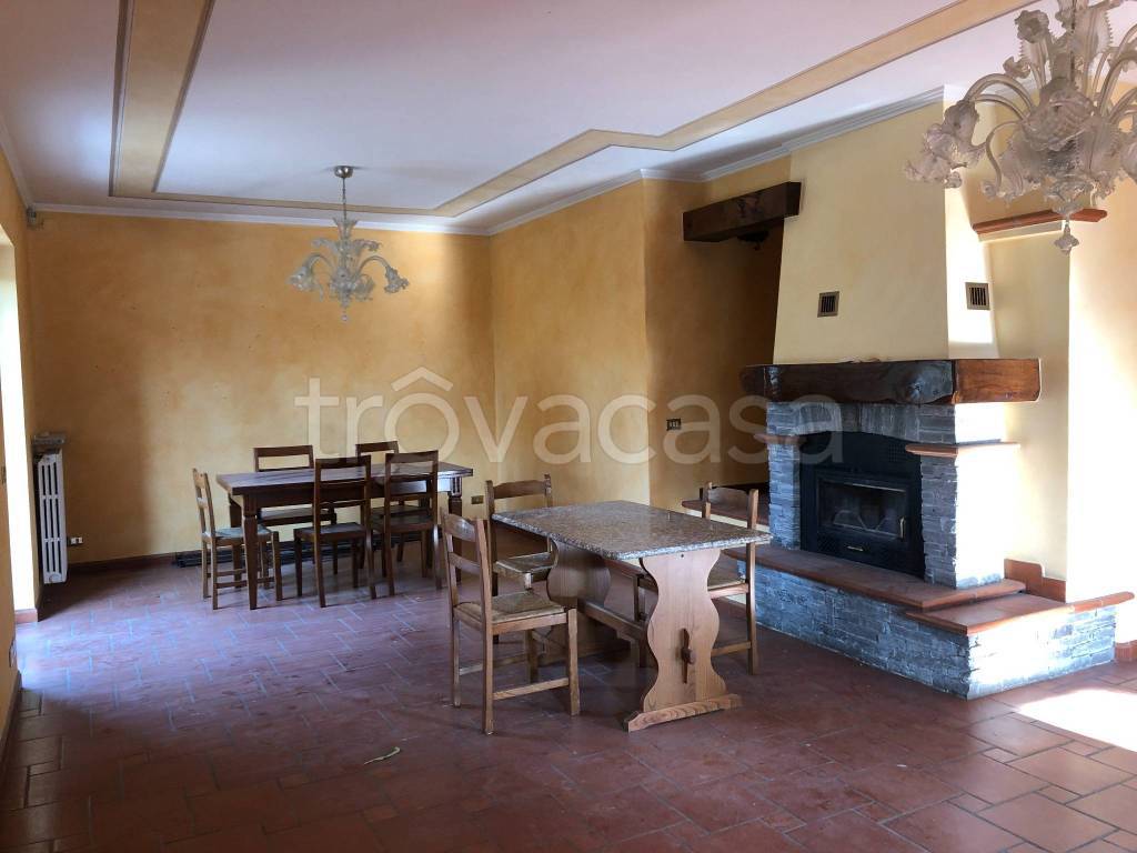 Villa in vendita ad Arcisate via San Michele Arcangelo, 3