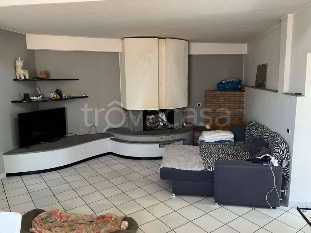 Villa all'asta a Barga via Mencagli , 25