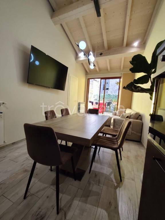 Appartamento in vendita a Pigna via Carriera Piana